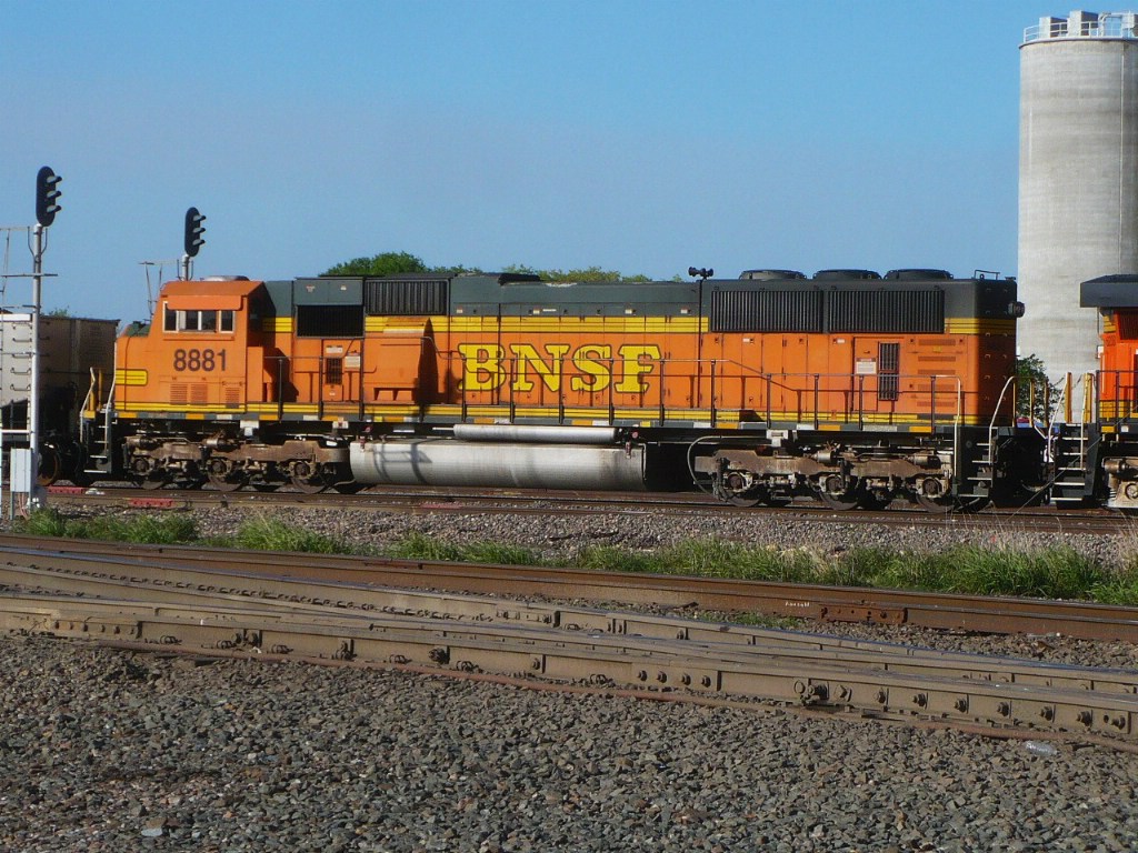 BNSF 8881